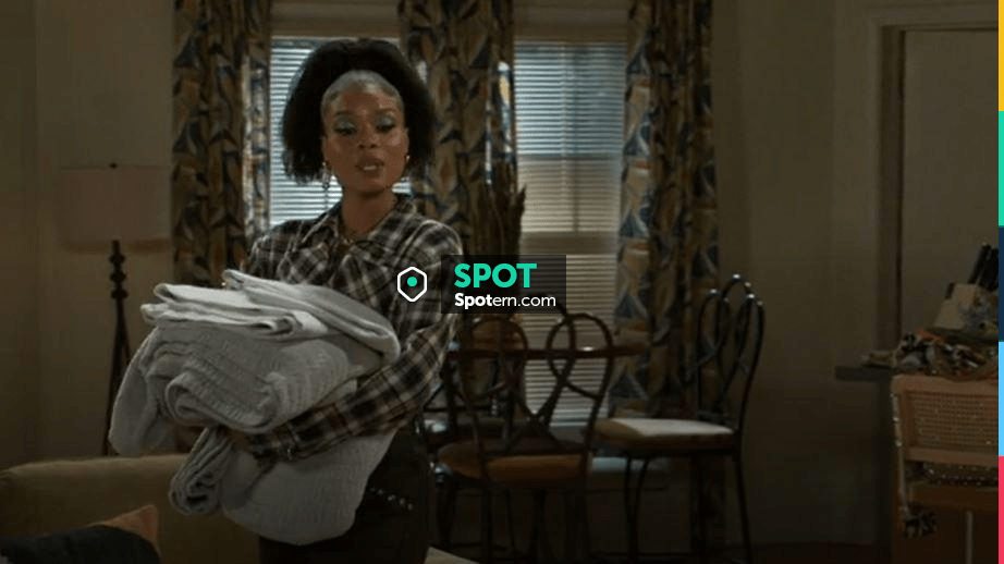 Akira Miss Perfect Plaid Button Down worn by Eva Thomas (Ambyr Michelle ...