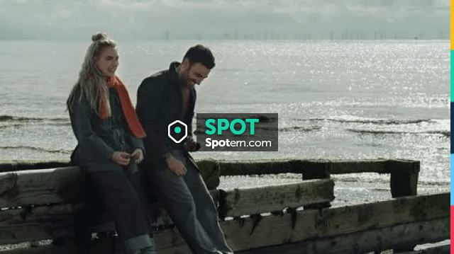 Veste de Simon (Brett Goldstein) dans All of You | Spotern