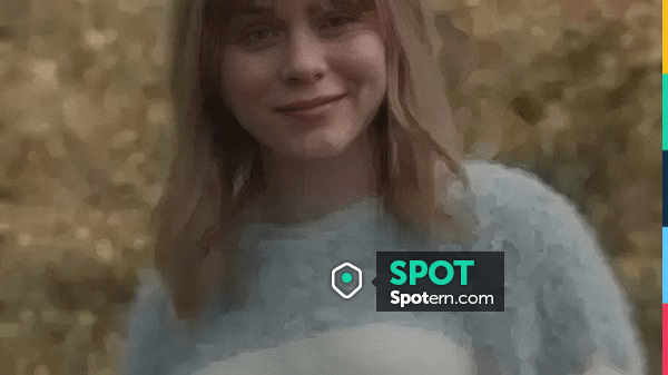 All Her Fault S01 Carrie Finch Sweater porté par Carrie (Sophia Lillis ...