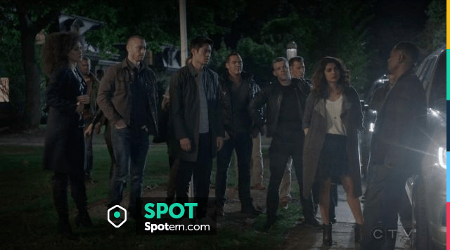 The shoe worn by Ryan Booth (Jake McLaughlin) in Quantico S02E03 | Spotern