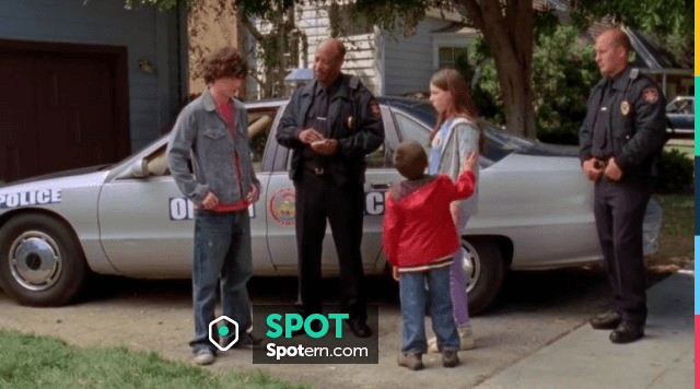 The converse of Axel Heck (Charlie McDermott ) in The Middle | Spotern