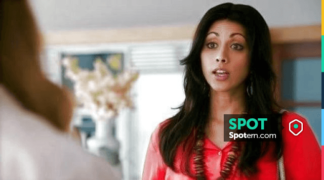 Blouse rouge Equipment de Divya Katdare dans royal pains S7E2 | Spotern