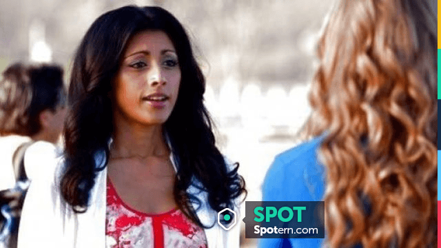 Vest Skin of Divya Katdare in royal breads S7E1 | Spotern