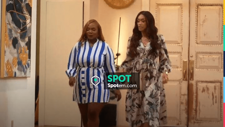 Robe chemise rayée Temu portée par Tami Roman comme on le voit dans ...