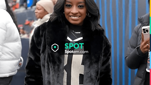 Simone Biles Giants VS Bears Black Fur Coat in Simone Biles and ...