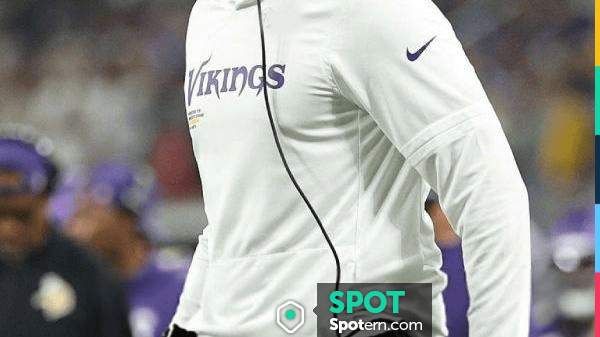 Sudadera blanca con capucha llevada por Kevin O'Connell en Kevin O ...
