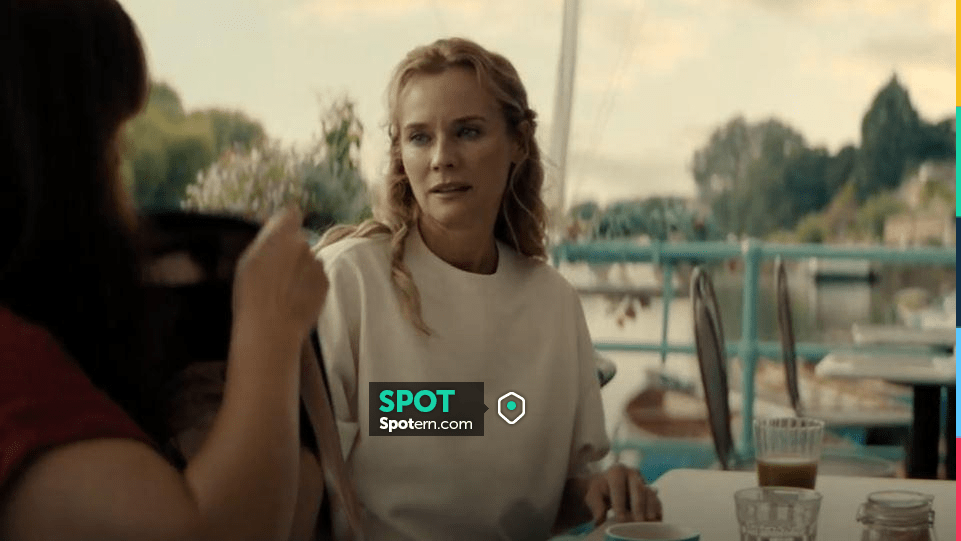 Les 100 Ciels Oversized Sweatshirt in Cream worn by Jess (Diane Kruger ...