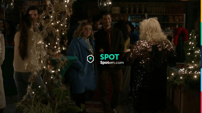 Zara Manteco Wool Blend Overzised Coat worn by Kate (Mae Whitman) as ...