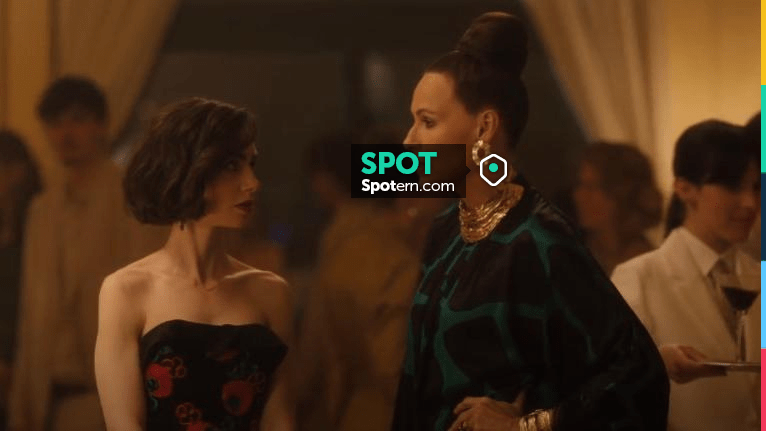 Carol Kauffmann Oval Explosion Hoop worn by Princess Jane (Minnie ...