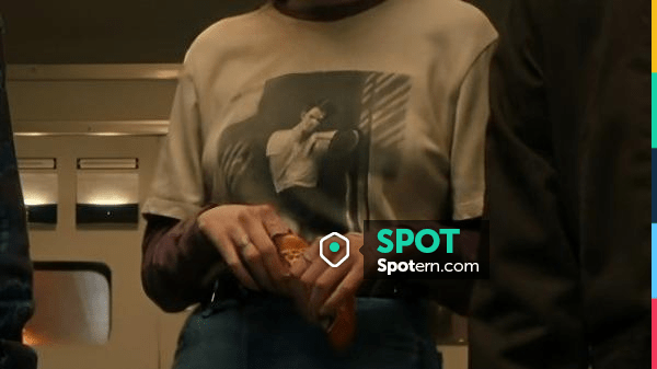Graphic Tee worn by (Robin Buckley) in Stranger Things: The Rightside ...