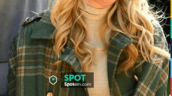 Green Cape Coat worn by (Tara Lipinski) in The Traitors | Spotern