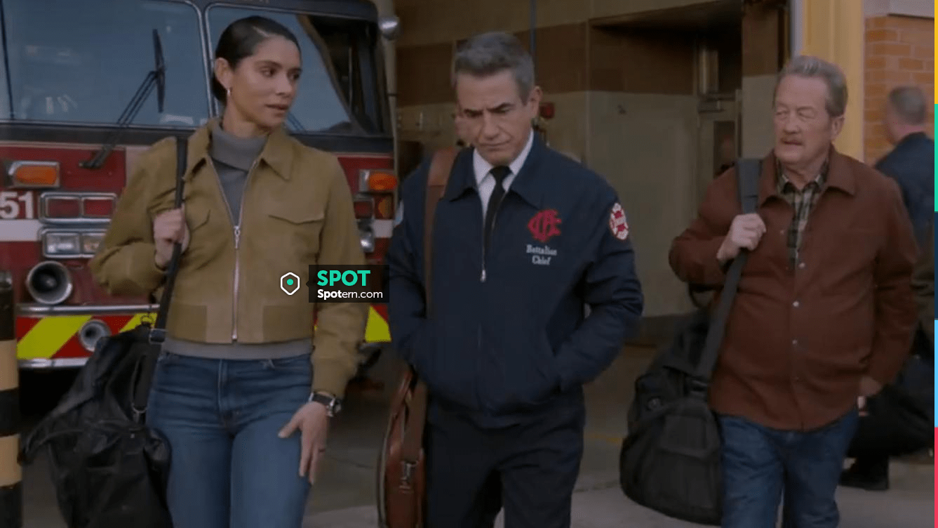 Chaqueta de vuelo corta de ante de la colección J Crew, usada por ...