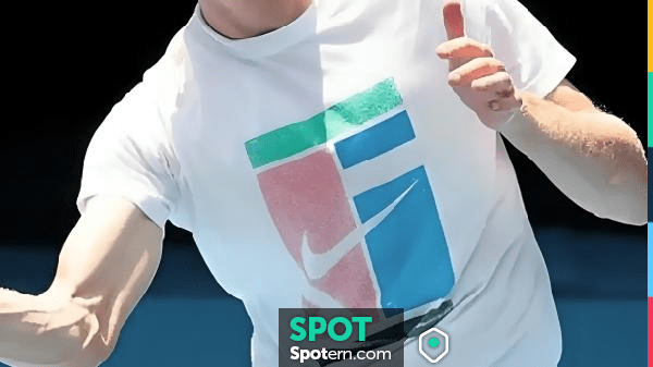 Camiseta que llevó Jannik Sinner en Abierto de Australia 2026 | Spotern