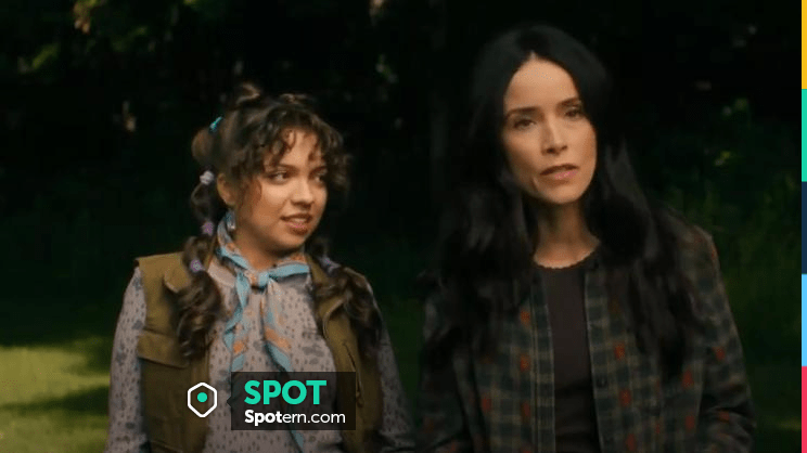 L.L. Bean Signature Camp Vest worn by Elaine Denham (Cree Cicchino) as ...