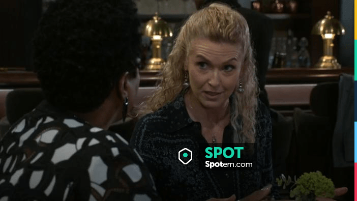 Madewell Relaxed Button-Up Shirt worn by Jan Morgan (Jerri Tubbs) as ...