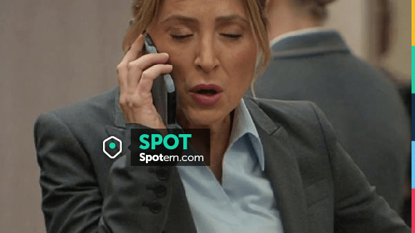 La americana gris de The Lincoln Lawyer S04 Sasha Alexander tal como se ...
