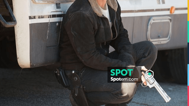 The replica of the Colt Python Rick Grimes (Andrew Lincoln) in The ...