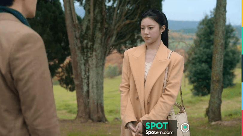 Chloé Spin Shoulder Bag worn by Cha Mu-hee (Go Youn-jung) as seen in ...