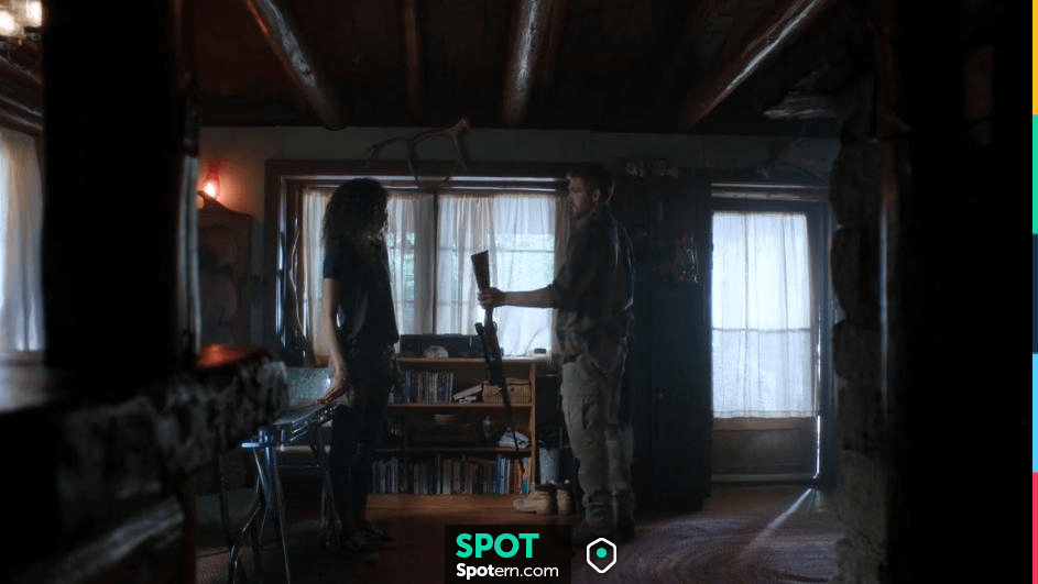 Bottes Danner Crater Rim portées par Ben Pownall (Alex Roe) telles que ...