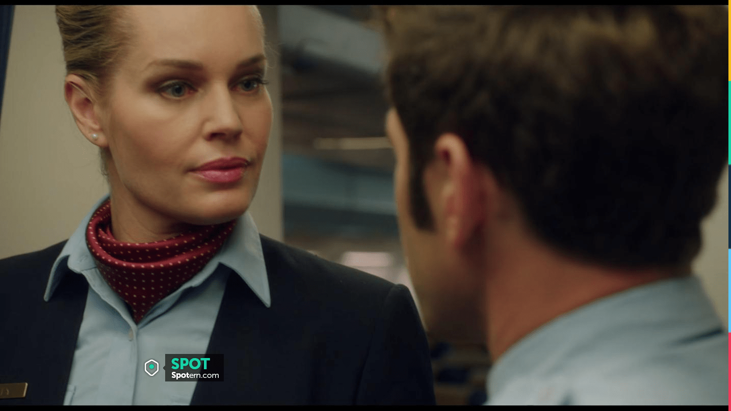 Chemise portée par Sally the Flightpal (Rebecca Romijn) dans Larry Gaye ...