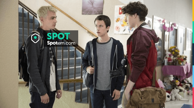 Vest grey, is Alex Standall in 13 Reasons Why | Spotern