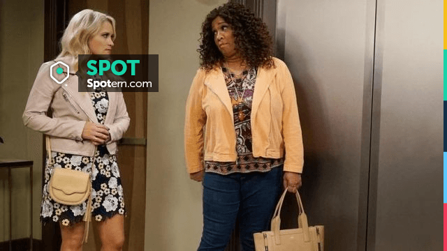 The blazer rose of Gabi (Emily Osment) in Young & Hungry S5E3 | Spotern