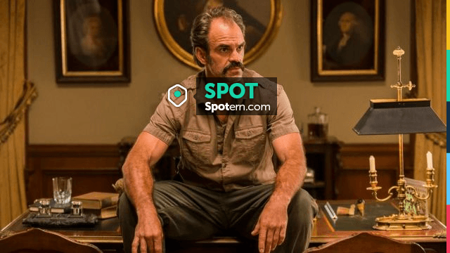 The beige shirt of Simon (Steven Ogg) in The Walking Dead S07E05 | Spotern