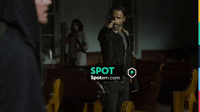 The replica of the machete in red channel of Rick Grimes (Andrew ...