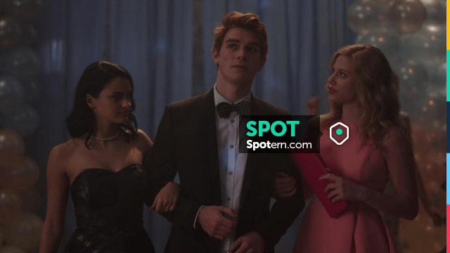 The prom dress pink Halston Heritage, Betty Cooper (Lili Reinhart) in ...