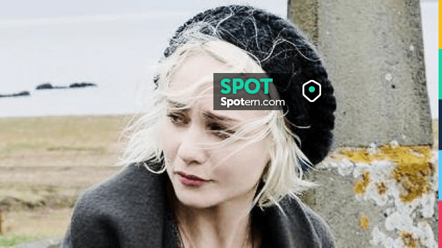 The black bonnet from Riley Blue (Tuppence Middleton) in Sense8 | Spotern