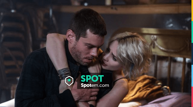 The bracelets Riley Blue (Tuppence Middleton) in Sense8 season 2 | Spotern