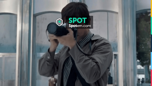 The camera black and silver by Philippe Petit (Joseph Gordon-Levitt) in ...