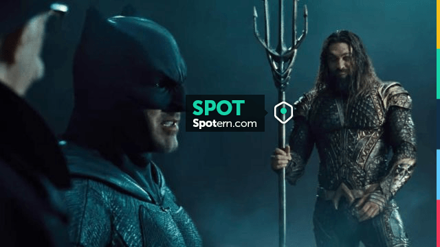 The trident golden Aquaman (Jason Momoa) in Batman v. Superman | Spotern