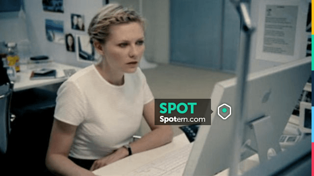 El escritorio de Alison Olsen (Kirsten Dunt) en An Englishman in New ...