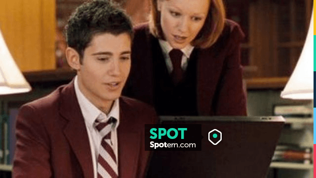 The IBM Thinkpad T20 Owen (Julian Morris) in Cry Wolf | Spotern