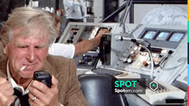 The Commodore VIC-20 is seen in Y a-t-it's finally a pilot in the plane ...