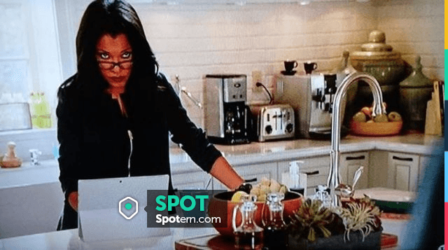 The touch pad of Trish Murtaugh (Keesha Sharp) in lethal weapon | Spotern