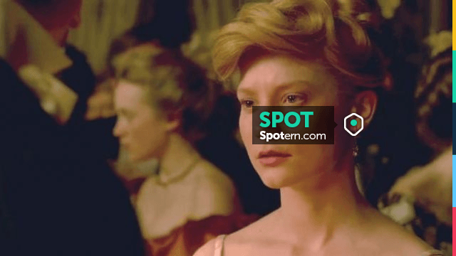The earrings worn by Lucille Sharpe (Jessica Chastain) in Crimson Peak ...