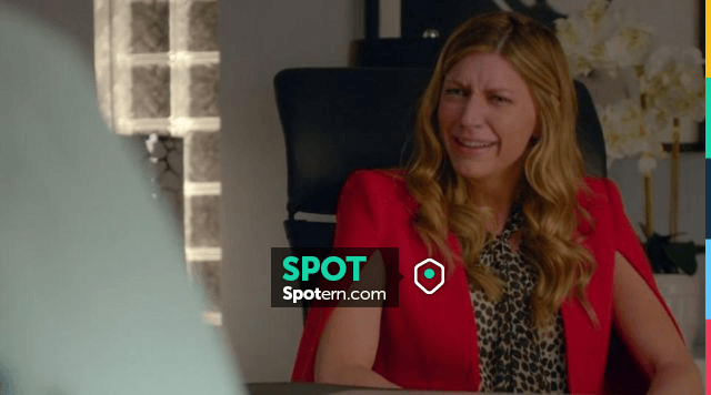 La cape rouge Bcbg Maxazria de Josslyn Carver (Jes Macallan) dans ...