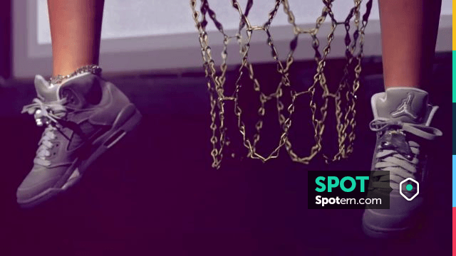 The sneakers of Miley Cyrus in the video for Mike WiLL Made-It - 23 ...