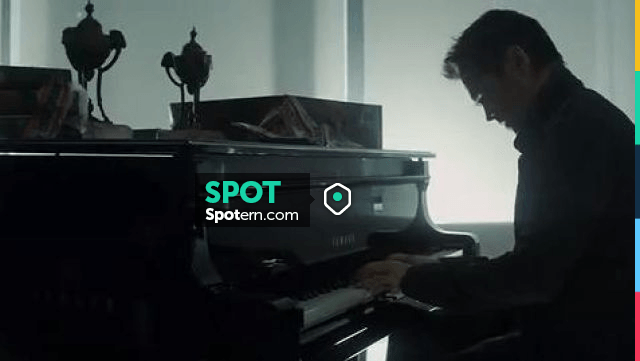 The Yamaha grand piano of Douglas Quaid / Carl Hauser (Colin Farrell ...