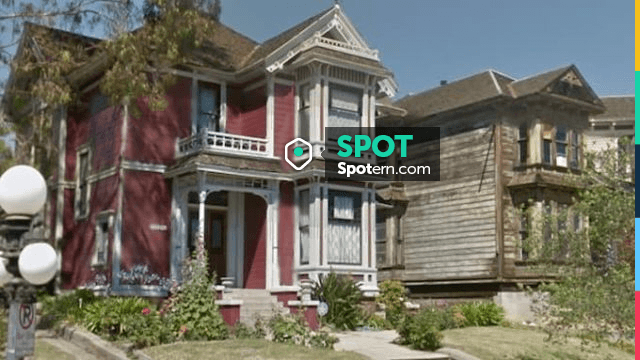 The Halliwell Manor in Los Angeles, California seen in Charmed | Spotern