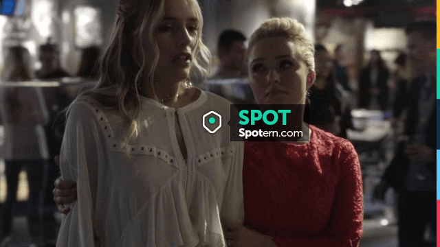 The white coat of Maddie Conrad in Nashville S05E19 | Spotern