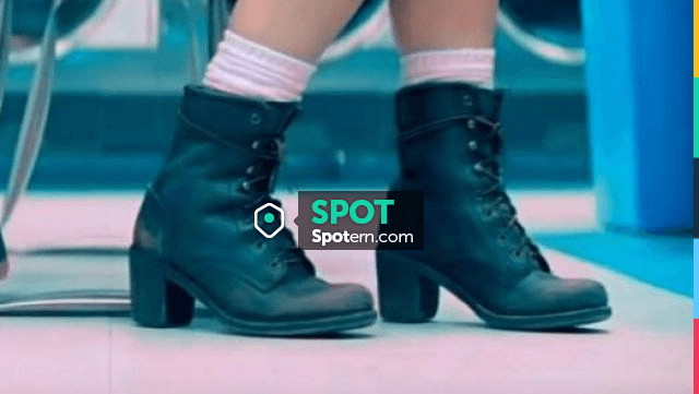 Ankle boots small heel in black leather worn by Debora (Lily James) in ...