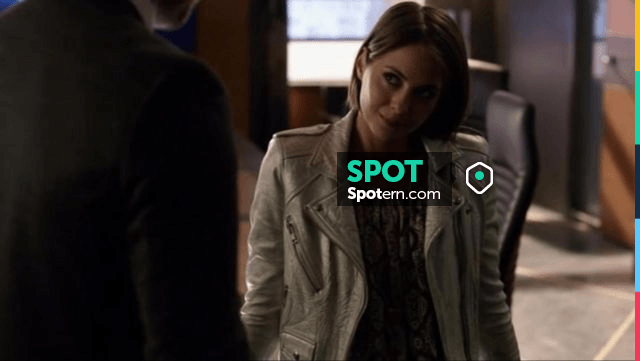 The jacket silver Thea Queen (Willa Holland) on Arrow, S05E21 | Spotern
