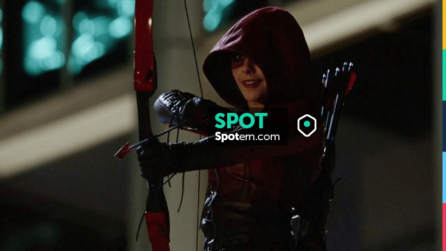 The red jacket of Thea Queen (Willa Holland) in Arrow season 4 | Spotern