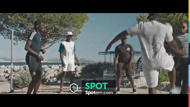 The Bravo Puma suede red in the clip Bravo MHD | Spotern