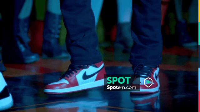 Los jordans en el video musical de Miley Cyrus 23 | Spotern