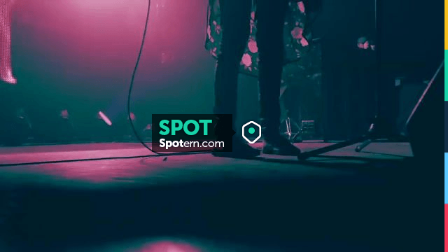 the sneakers vans authentic Tyler Joseph in his clip "truce" | Spotern