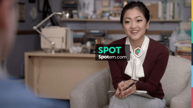 The white blouse Frame of Julia Sasaki (Amy Okuda) in Atypical S01E03 ...